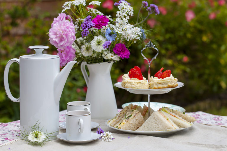 Victorian-Themed Tea Party Decor Ideas for Tea Lovers - Walter Knoll ...